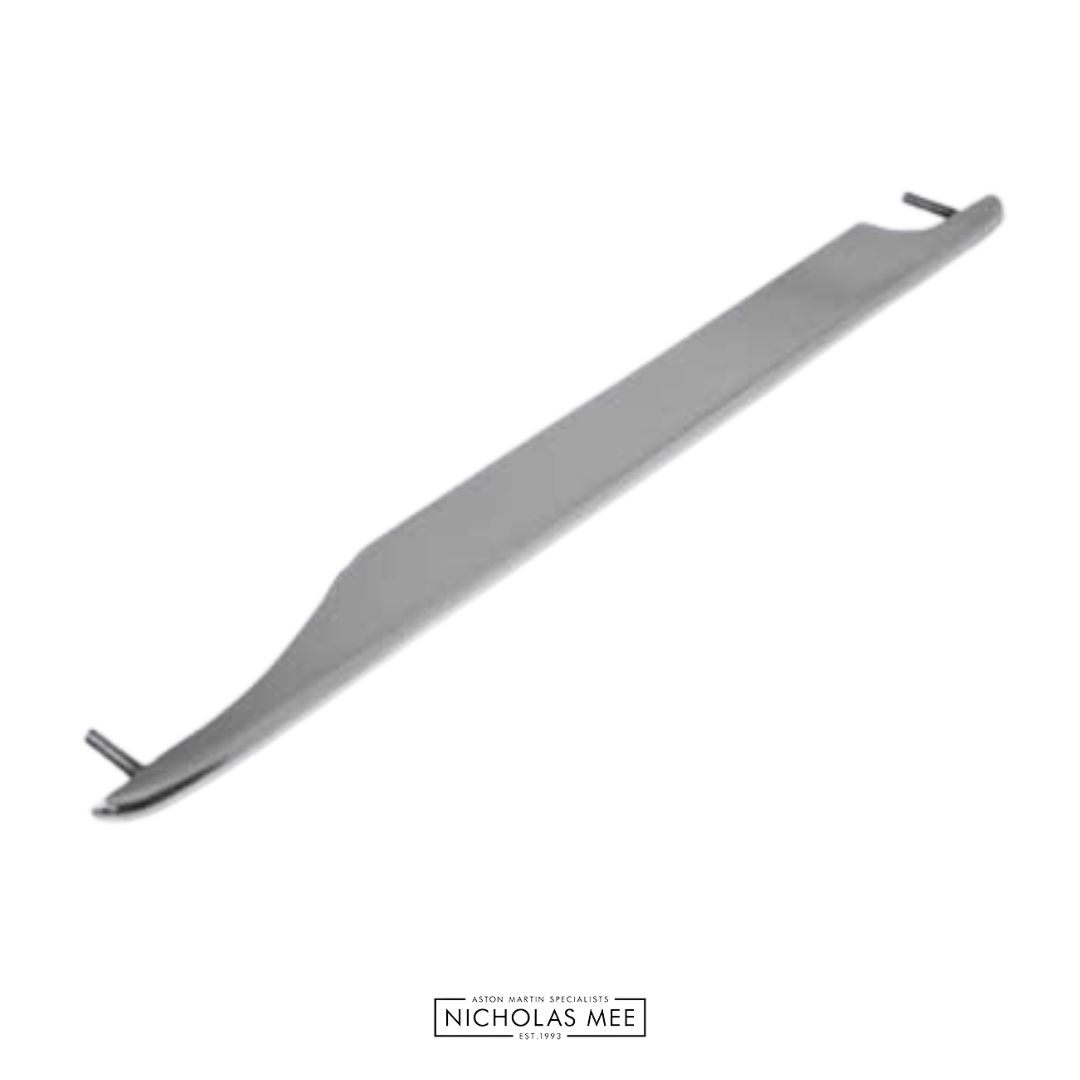 DB7 Right Side Wing Finisher | Aston Martin