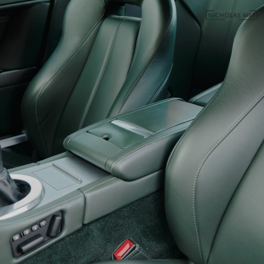 DB9 Centre Console Rear Mounting Bracket Assembly