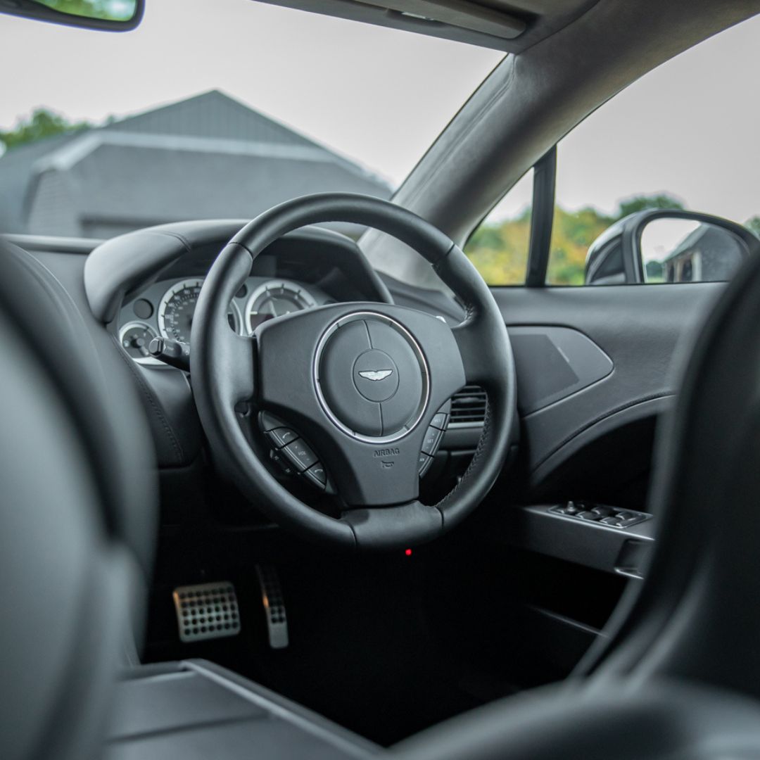 DB9 Upper Steering Column Assembly