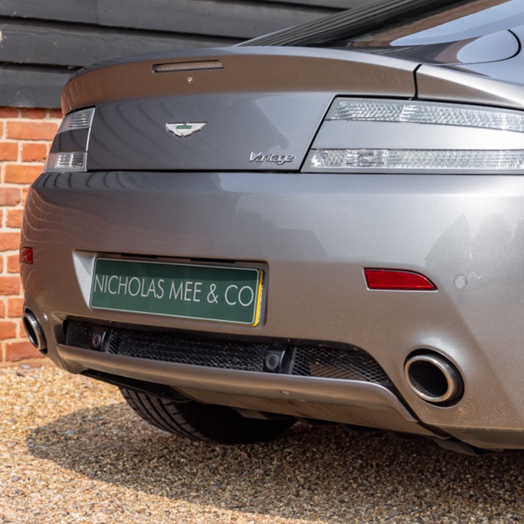 Vantage Red Lens Centre High Mounted Stop Light