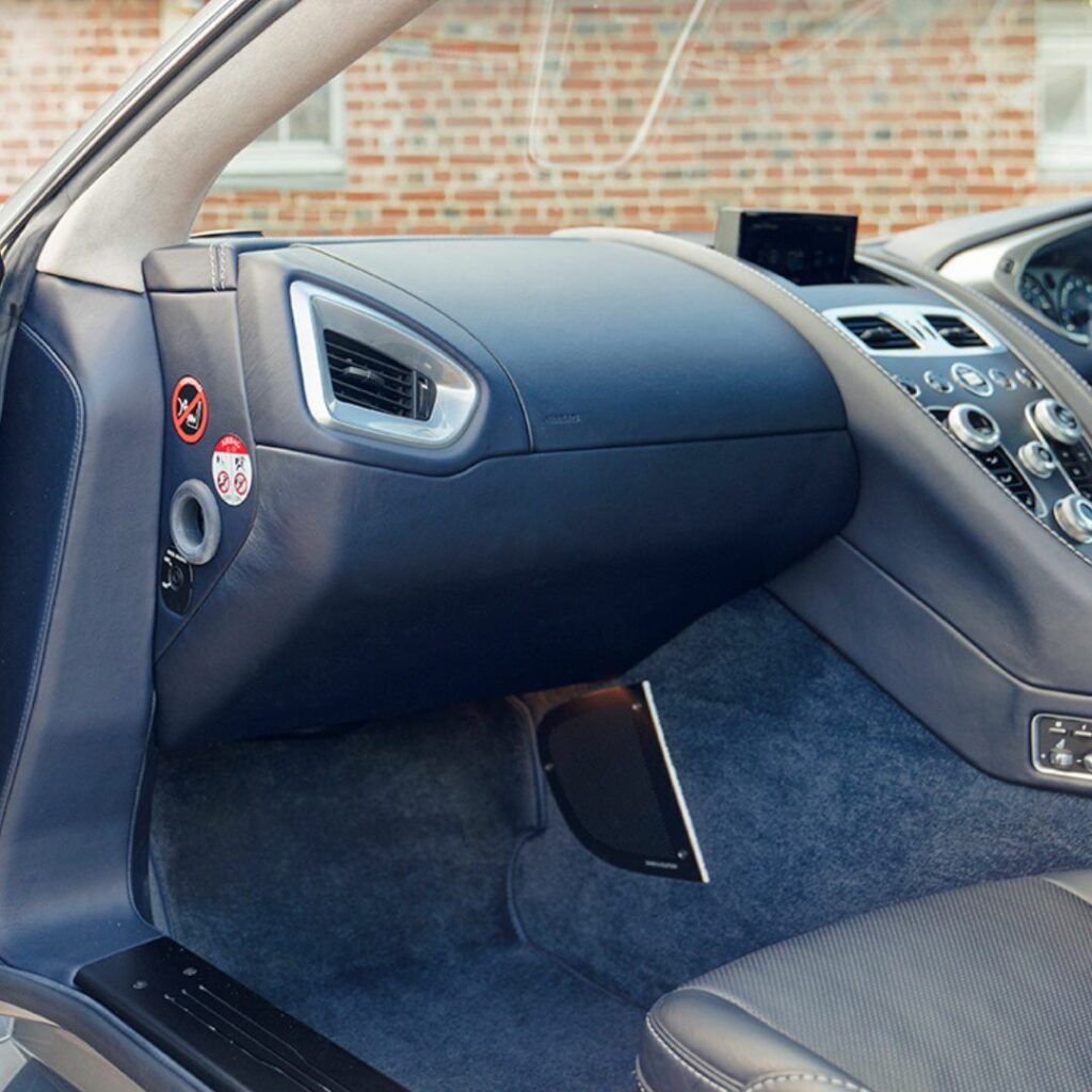 Vanquish Volante 2017 LHD Cabin Harness