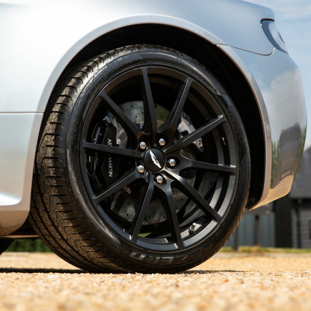 V8 Vantage Wheel Accessories