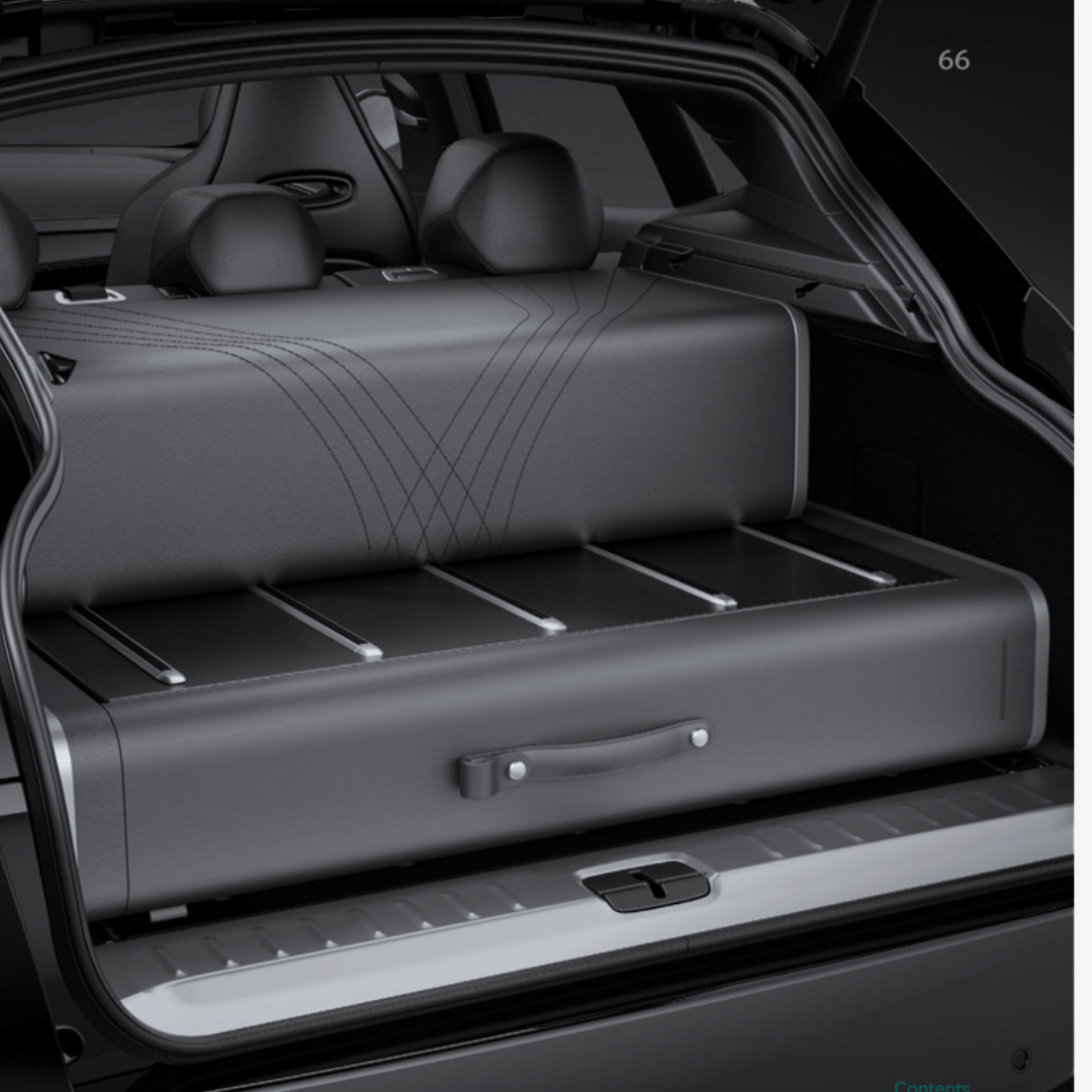 Aston Martin DBX Hamper Set