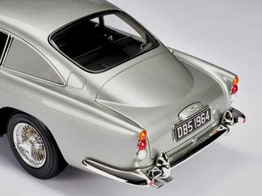 Aston Martin DB5 Vantage 1:8 Scale Model