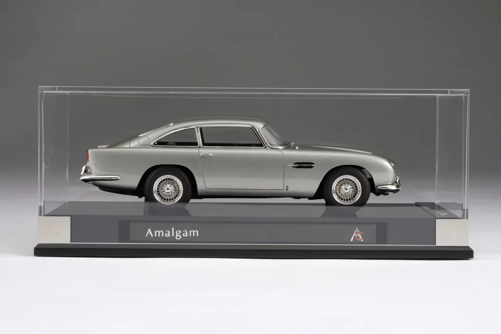 Aston Martin DB5 Vantage 1:18 Scale Model | Gifts
