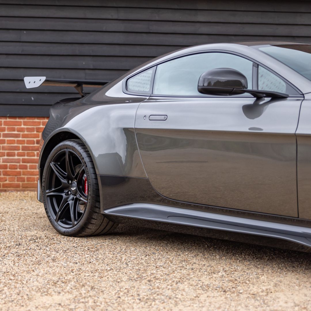 GT8 Vantage Carbon Fibre Left Side Sill Applique