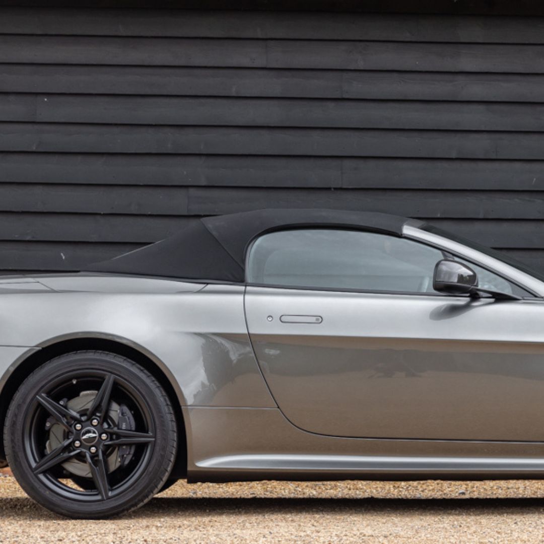 Vantage Roadster Right Side Side Glass Roof Black Finisher